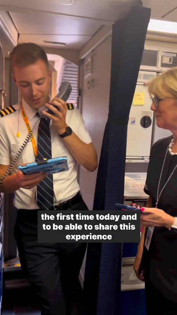 擔任機師2年首與空姐媽媽同一航班工作 兒子把握機會致謝：媽媽我愛你 | 生活熱話